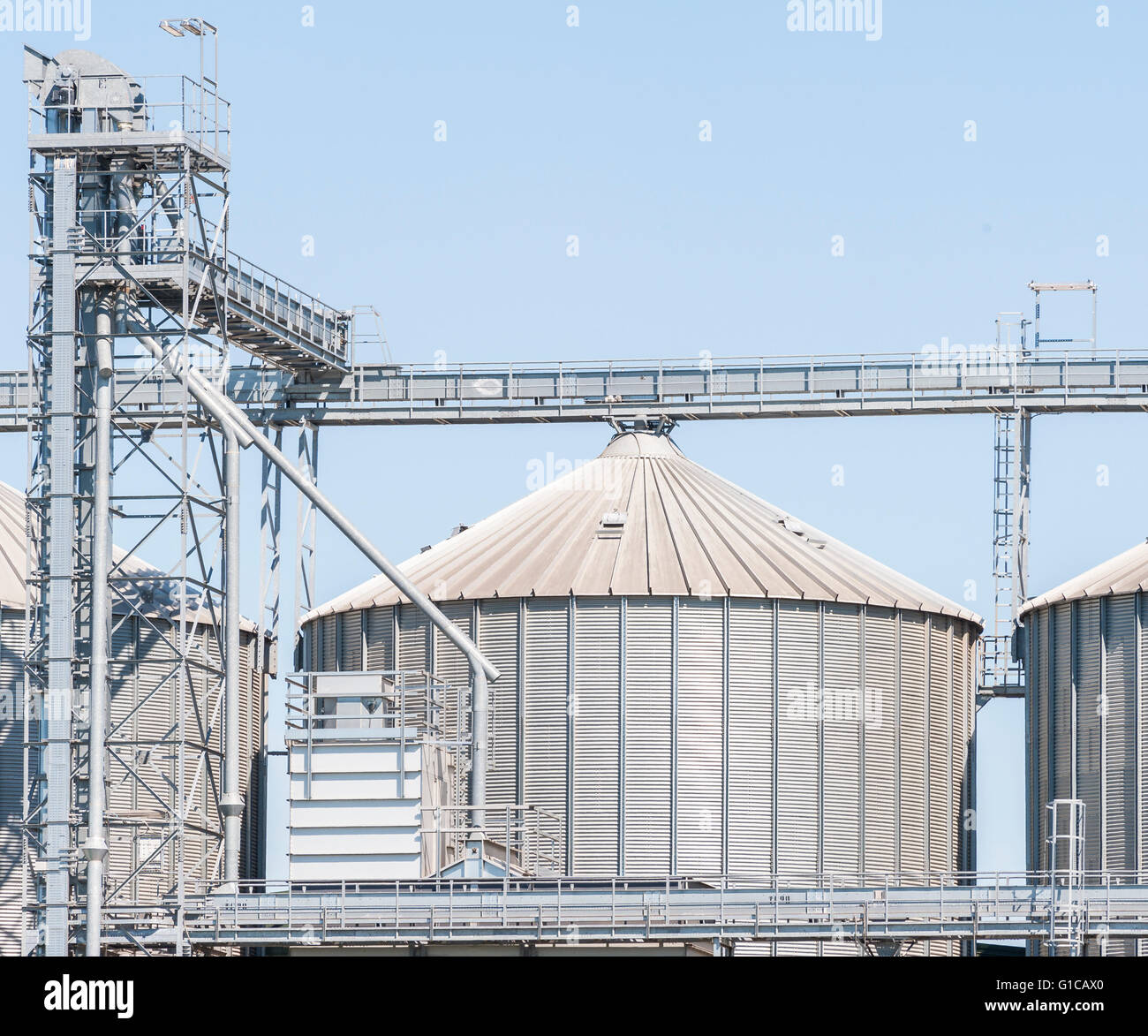 Storage facility cereals and production of bio gas; silos and drying ...