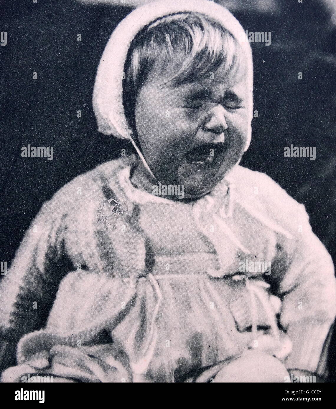 Vintage baby crying hi-res stock photography and images - Alamy