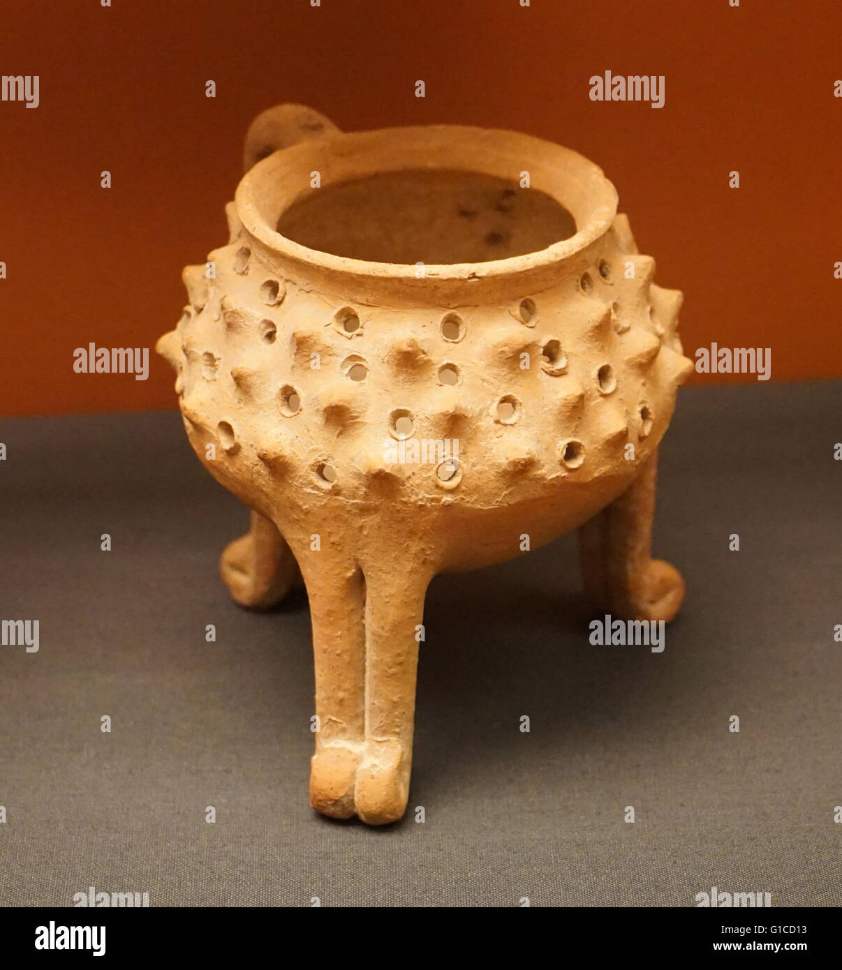 Ancient greek pottery hi-res stock photography and images - Alamy