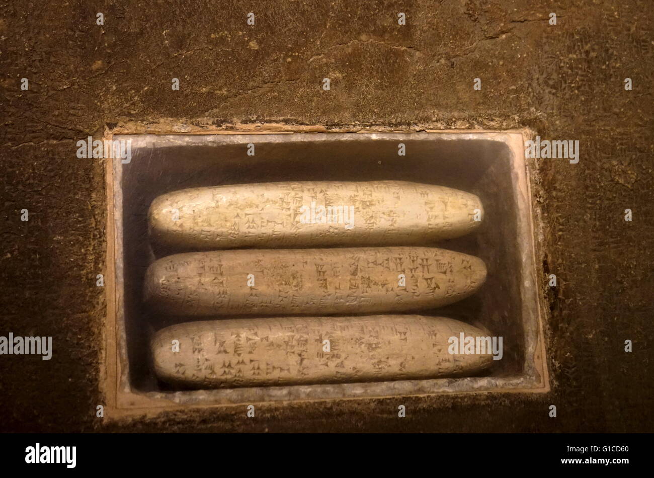 Limestone tablets hi-res stock photography and images - Alamy