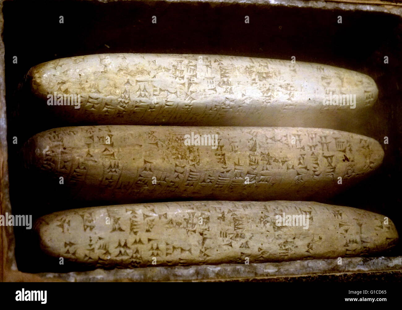 Limestone tablet hi-res stock photography and images - Alamy