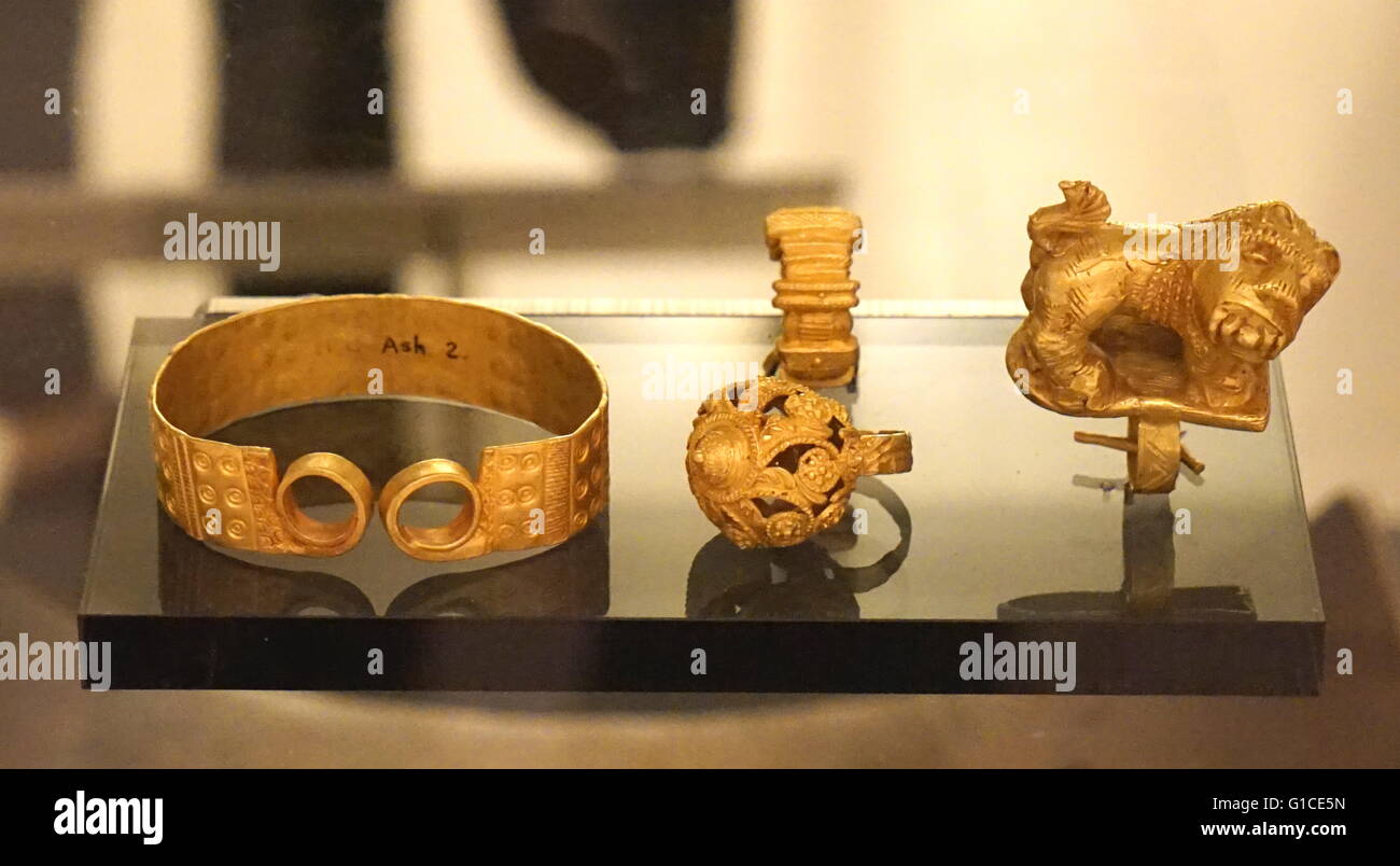 Rings used by Akan society chiefs Stock Photo - Alamy