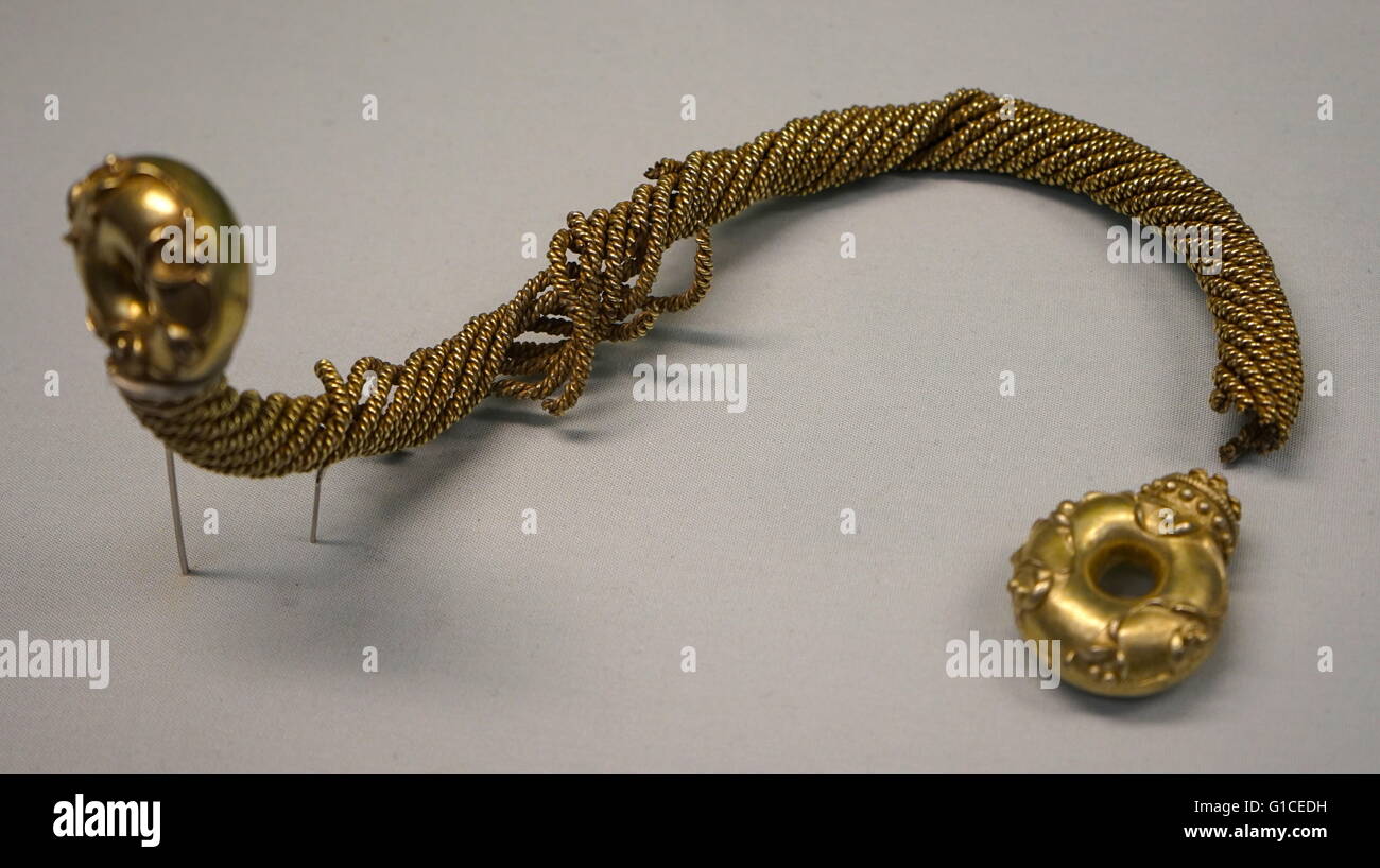 Sedgeford gold torc hi-res stock photography and images - Alamy