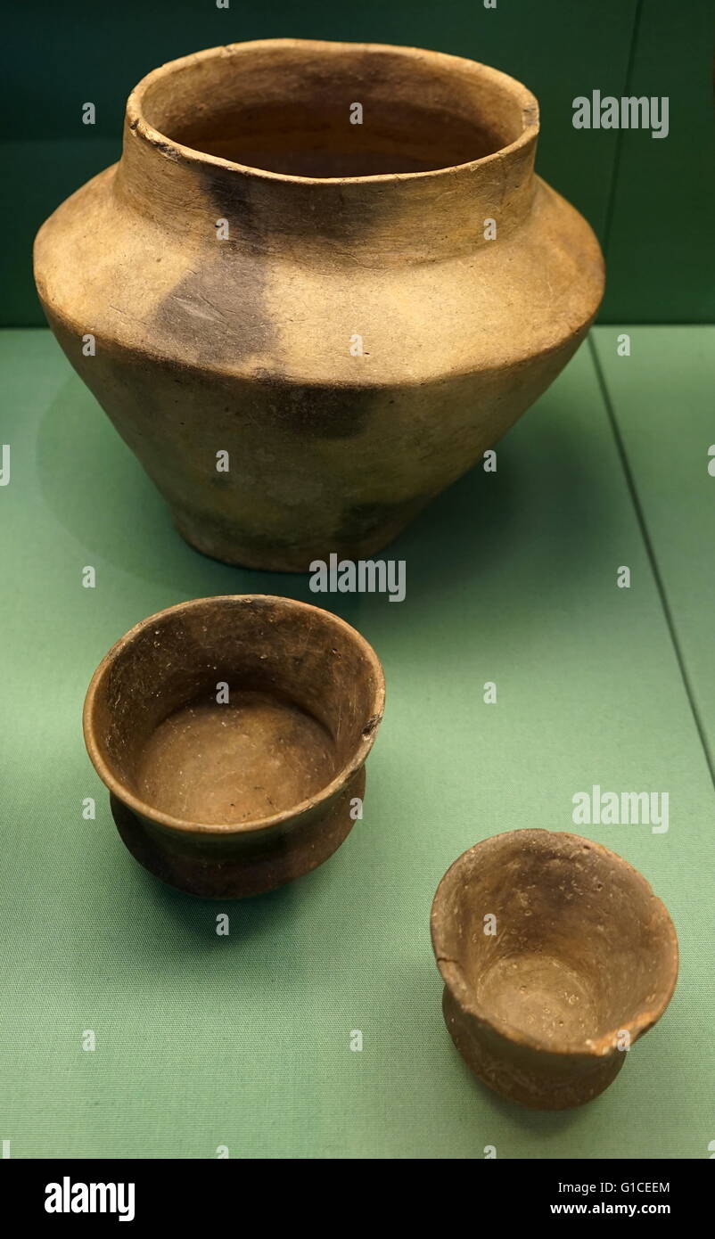 Handmade pot in Conical style. Dated 620 BC Stock Photo - Alamy