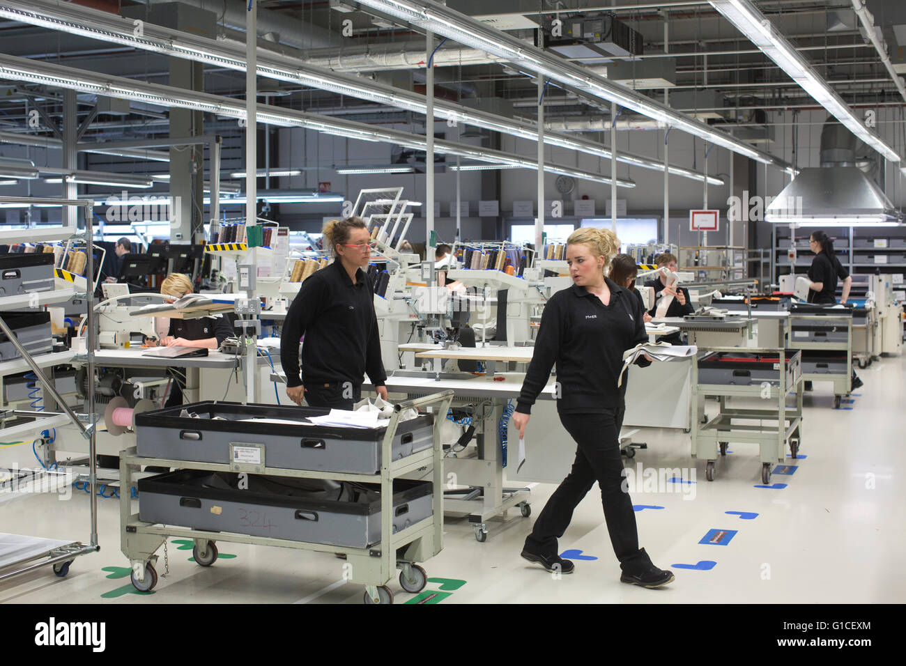 Rolls Royce Motor Car Assembly Plant High Resolution Stock Photography ...
