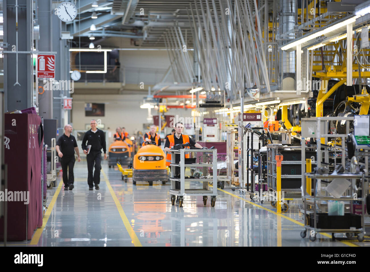 Car assembly hi-res stock photography and images - Alamy