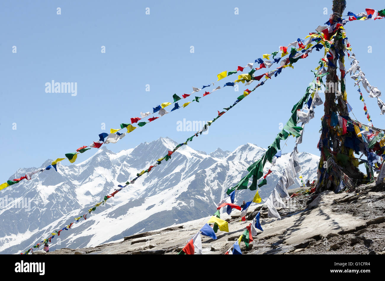 Prayer flags at summit of Rotang Pass, Manali - Leh Road, Himachal ...