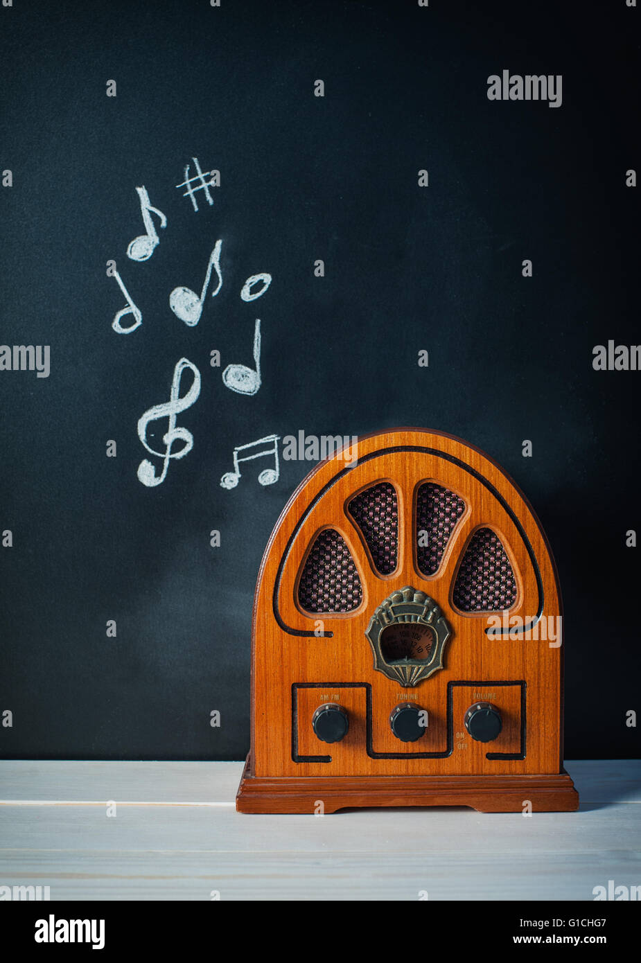 Small retro radio Stock Photo - Alamy