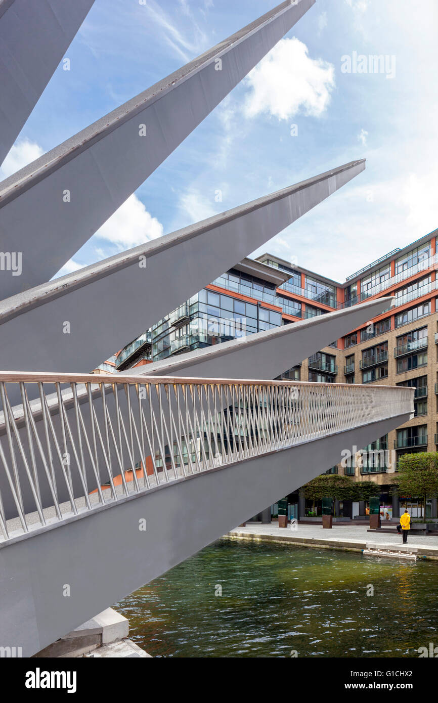 Detail of bridge beams with filigree steel balustrade. Merchant Square ...