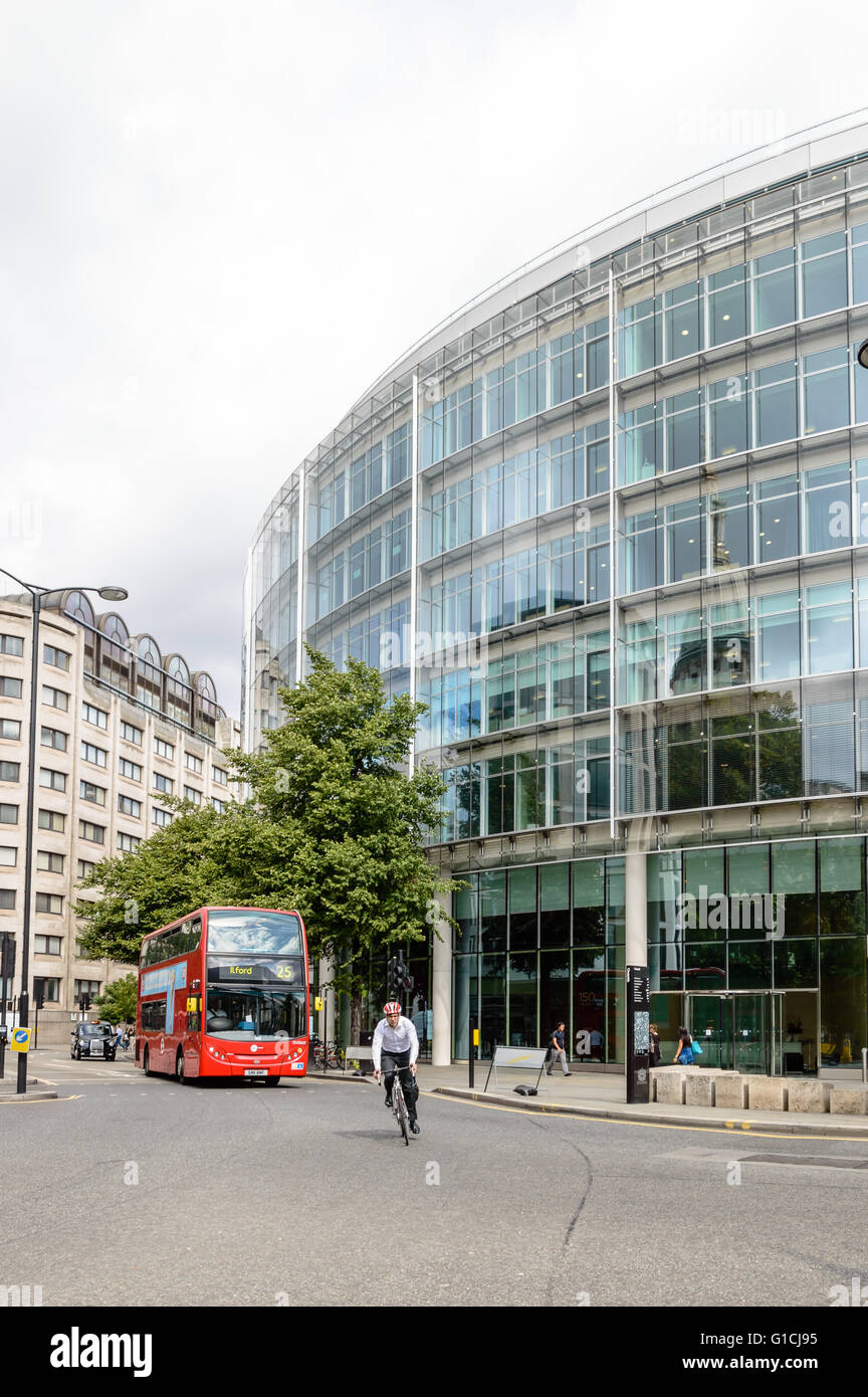 Cheapside street people city of london hi-res stock photography and ...