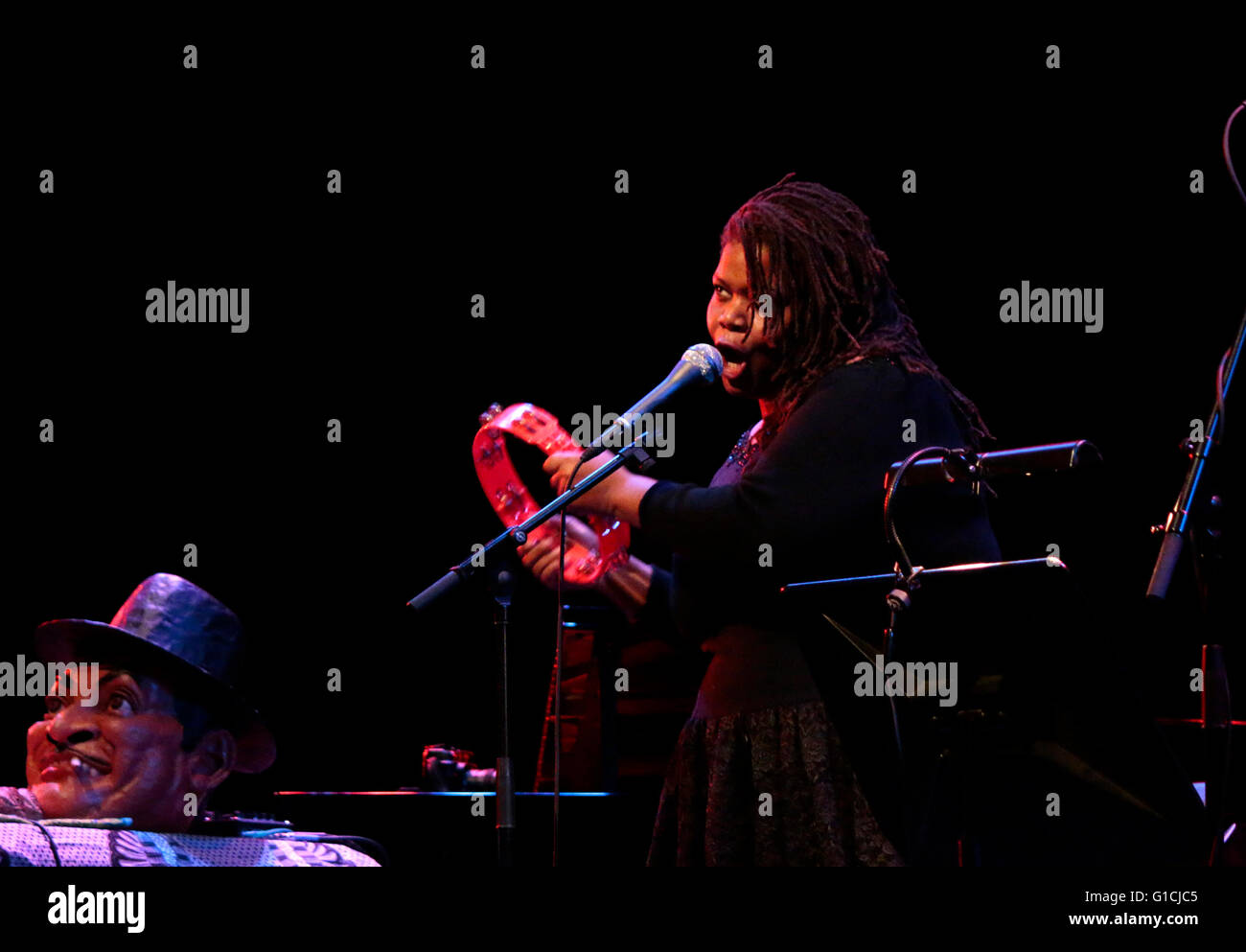 Lisa harris hi-res stock photography and images - Alamy