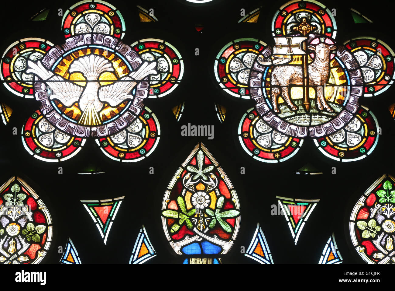 Holy spirit dove stained glass hi-res stock photography and images - Alamy
