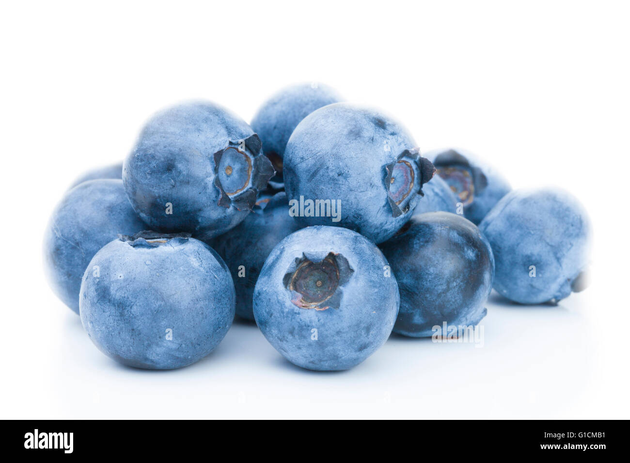 Freshly picked blueberries - close up shot Stock Photo - Alamy