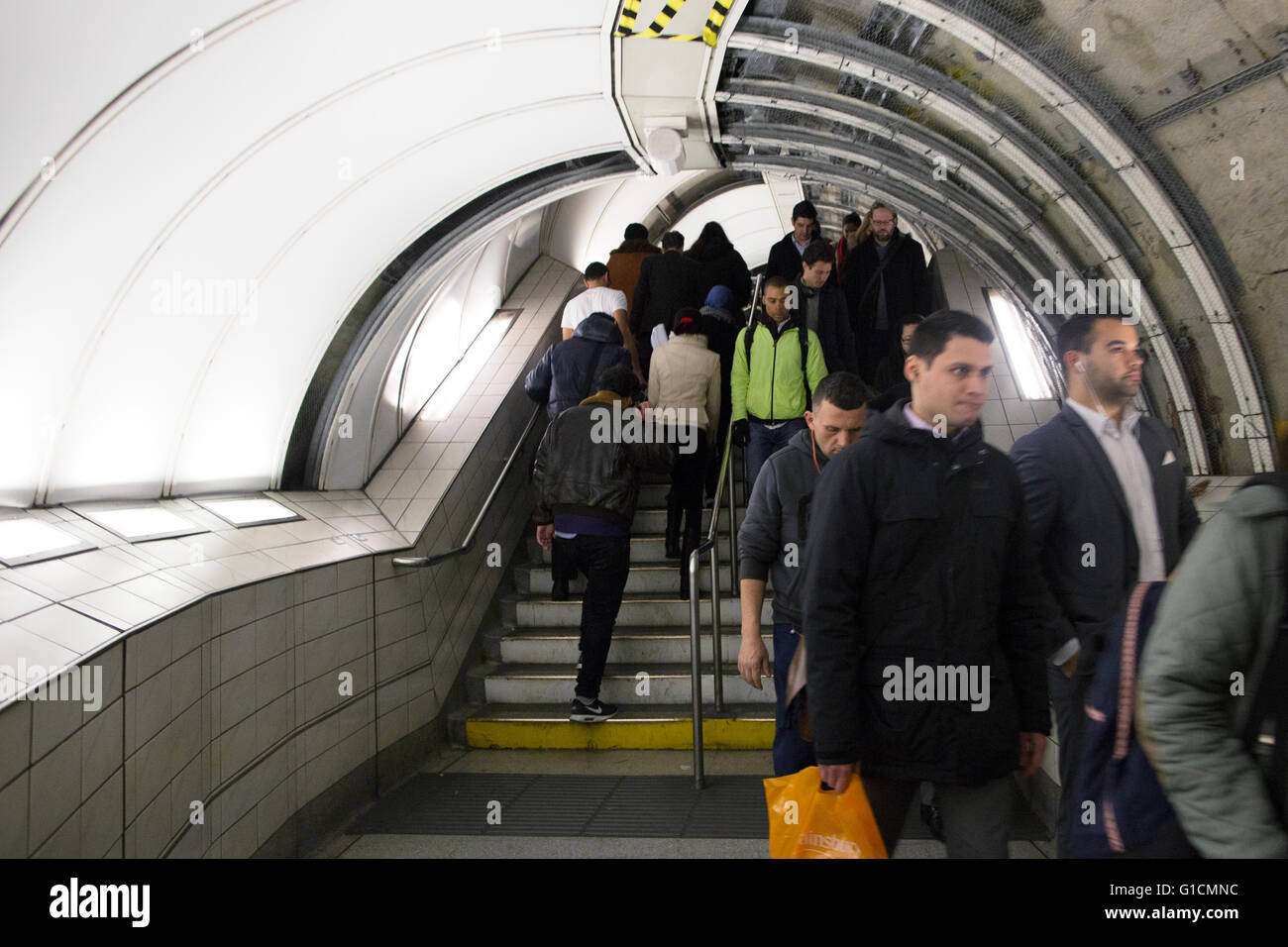 Bank underground tube station in hi-res stock photography and images ...