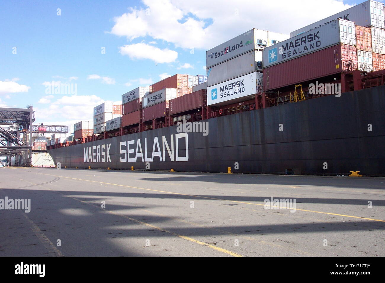 Sealand container ship hi-res stock photography and images - Alamy