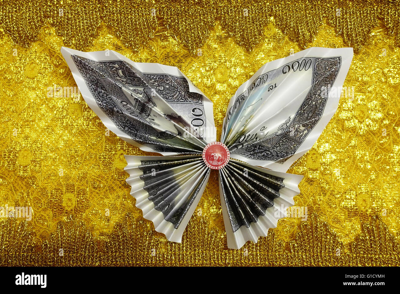 Origami. Lao bank note. Wat Velouvanaram Buddhist monastery. Bussy ...