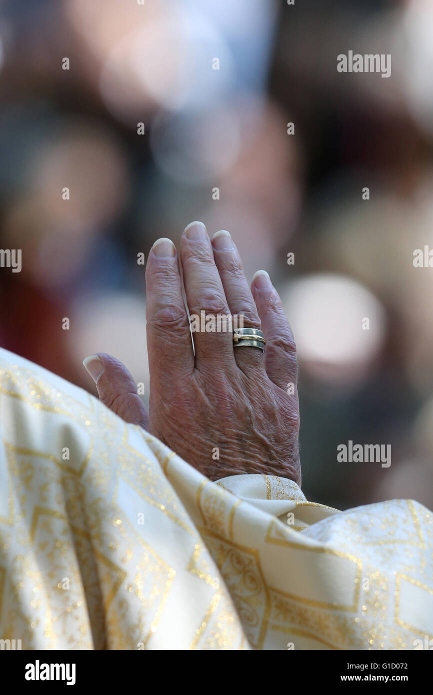 Ecclesiastical ring hi-res stock photography and images - Alamy