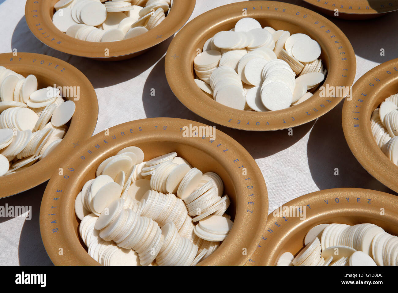 Communion wafer hi-res stock photography and images - Alamy