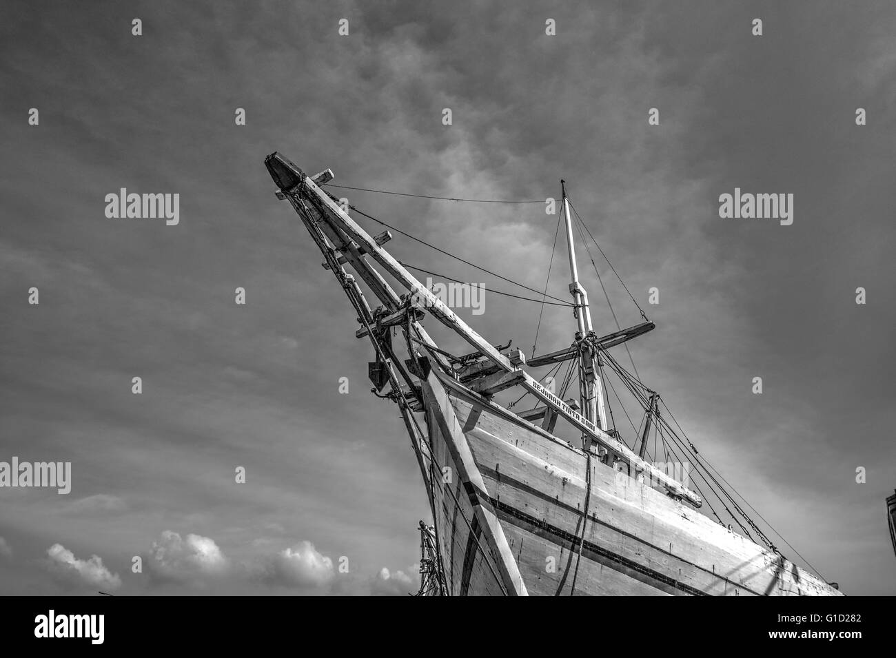 Wooden Sailing Ship at Sunda Kelapa Harbour, North Jakarta, Indonesia ...
