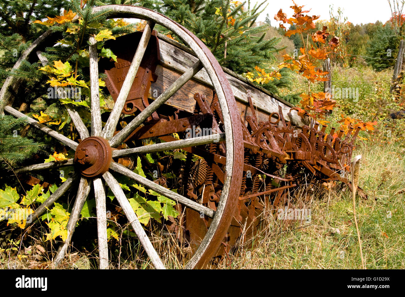 A rusty, crusty and dilapidated old farming seeder Stock Photo - Alamy