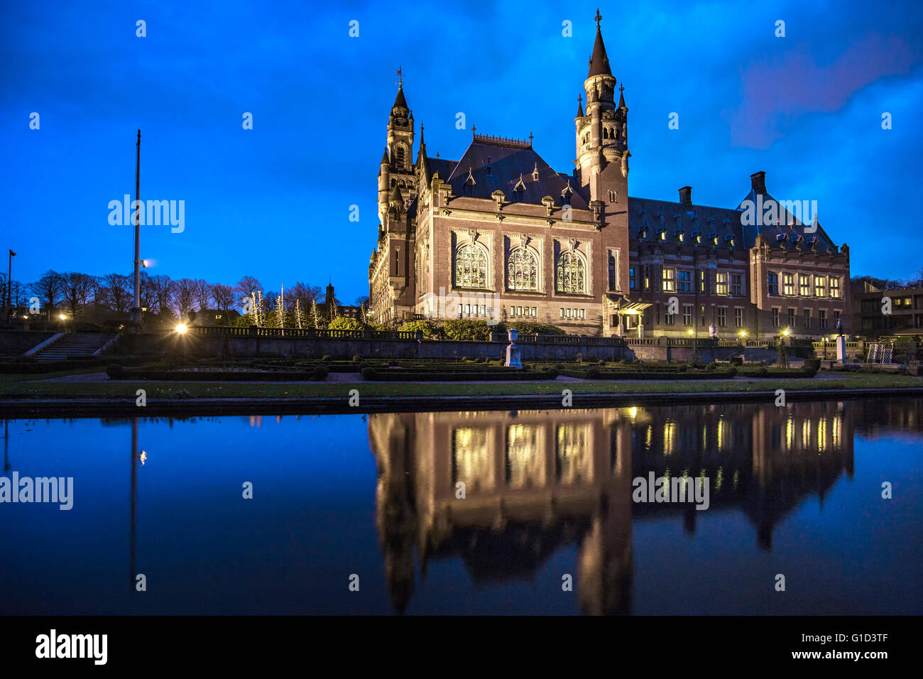 International peace garden hi-res stock photography and images - Alamy