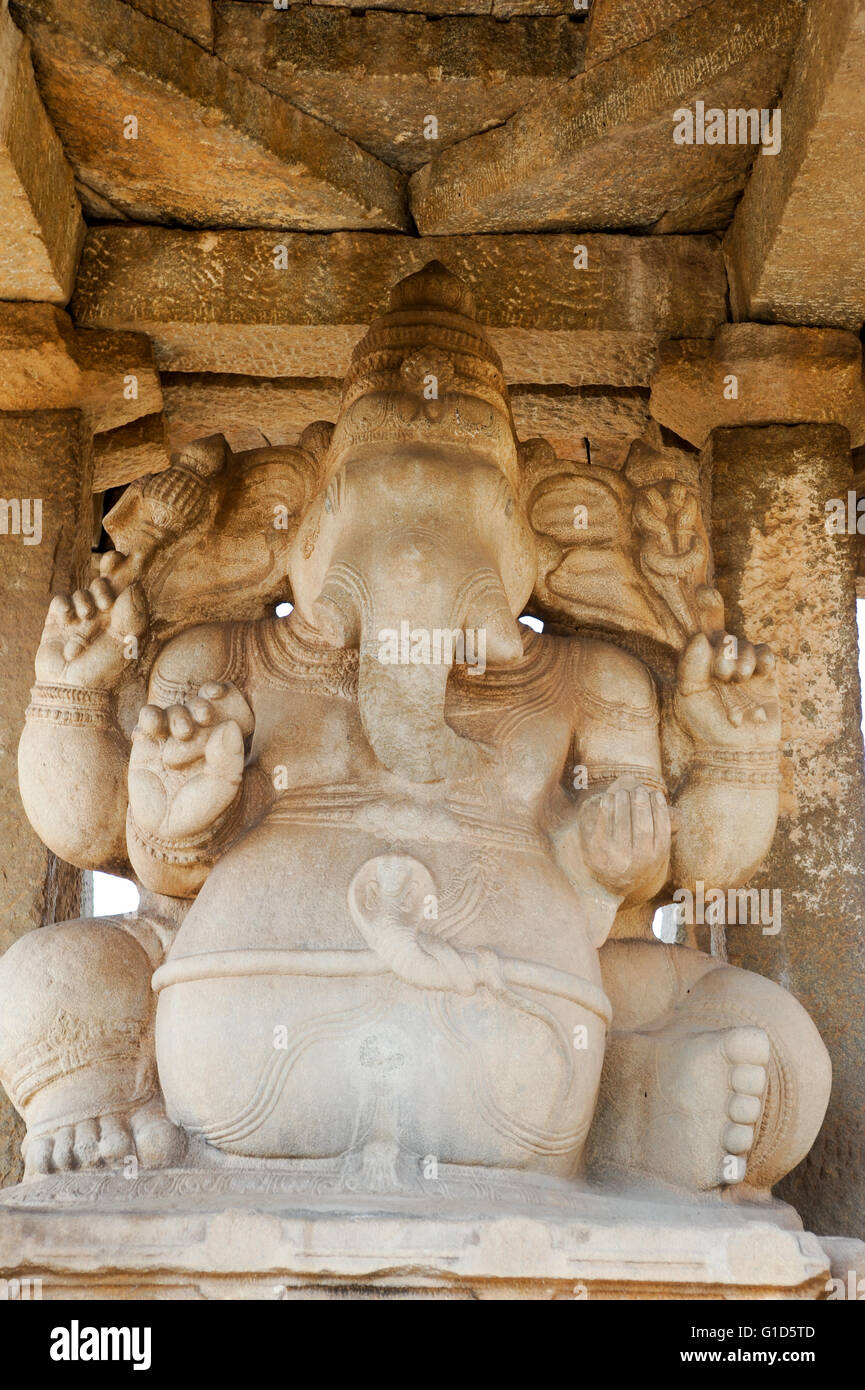 Ganesh statue historic hi-res stock photography and images - Alamy