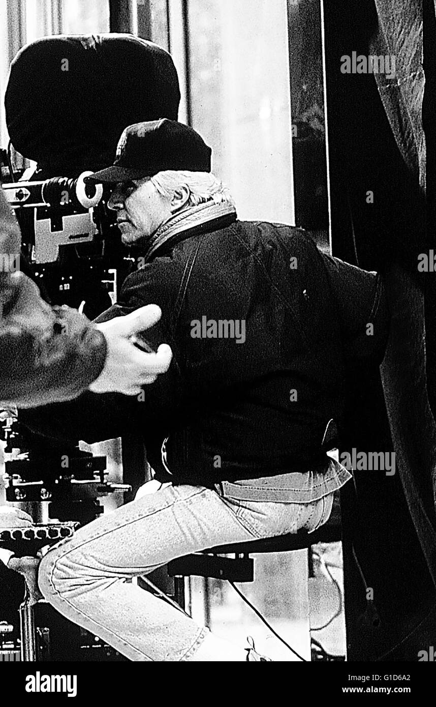 Hoblit, Gregory / Set (Dämon),..Gregory Hoblit dreht nach "Frequency ...