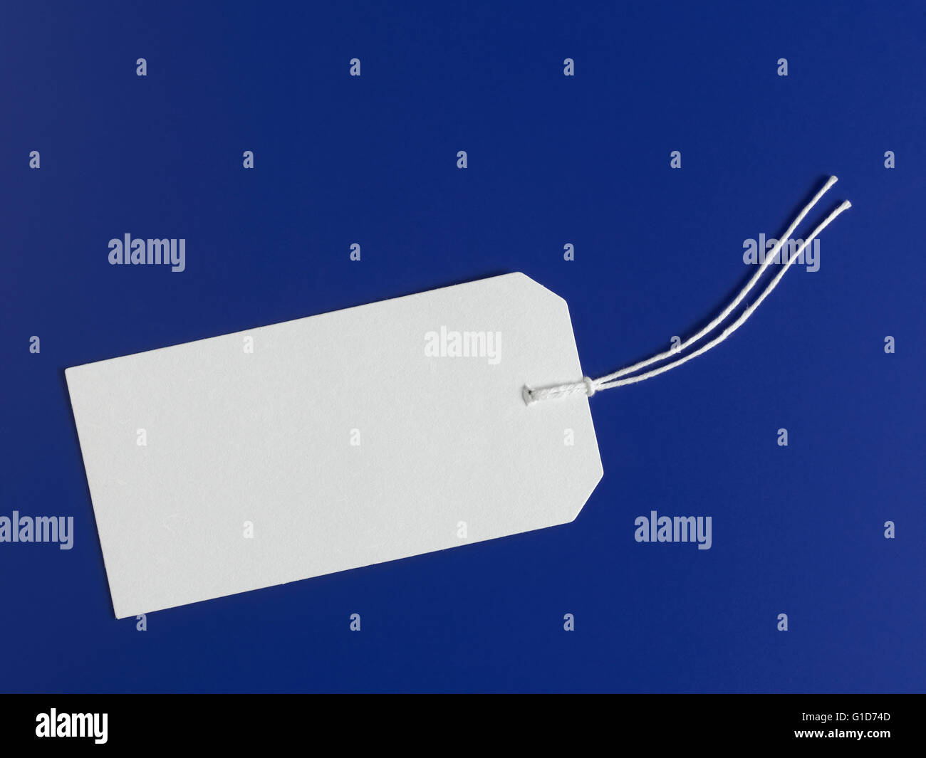 Blank note tag hi-res stock photography and images - Alamy