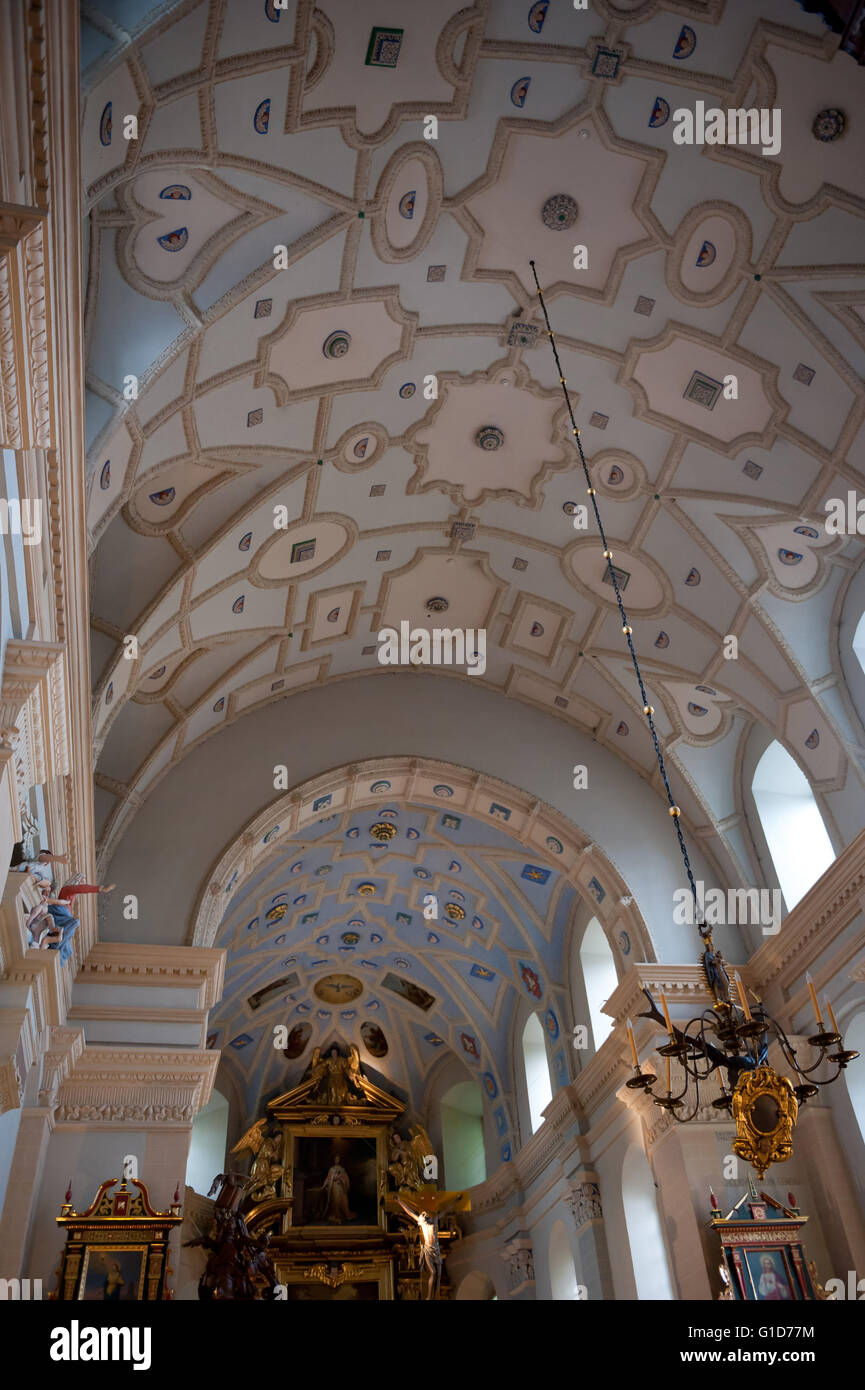 Inside catholic church nave hi-res stock photography and images - Alamy