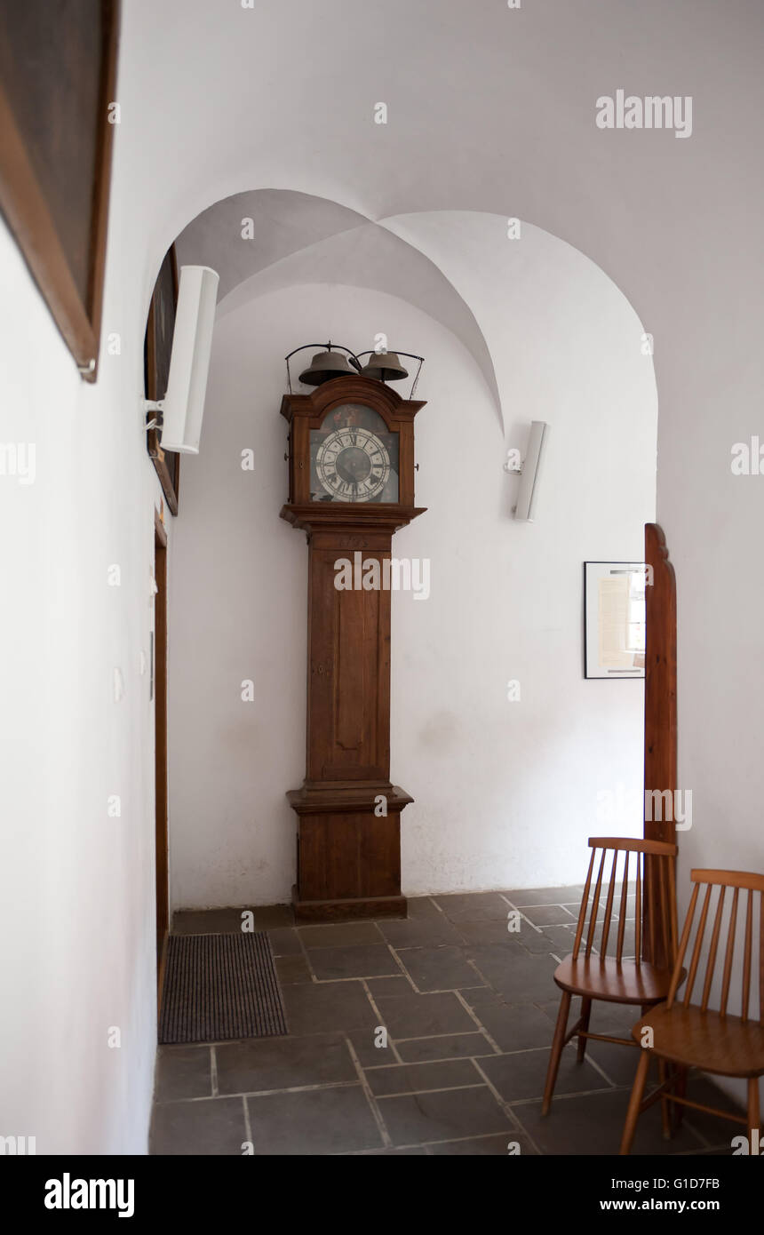 Inside an antique clock hi-res stock photography and images - Alamy