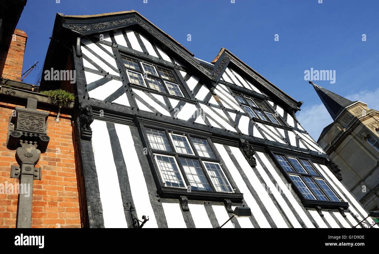 Tudor elizabethan architecture building hi-res stock photography and ...