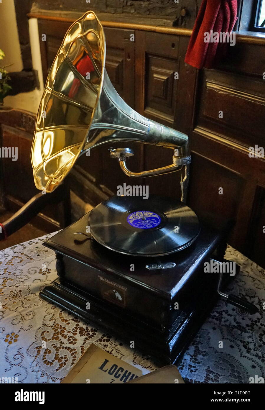 Vintage phonograph record hi-res stock photography and images - Alamy
