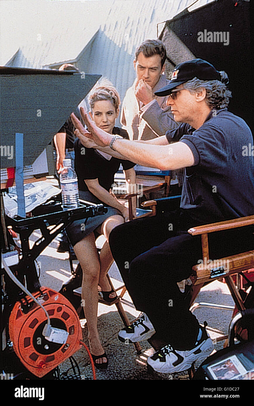 Cronenberg, David / Jude Law / Jennifer Jason Leigh Stock Photo - Alamy