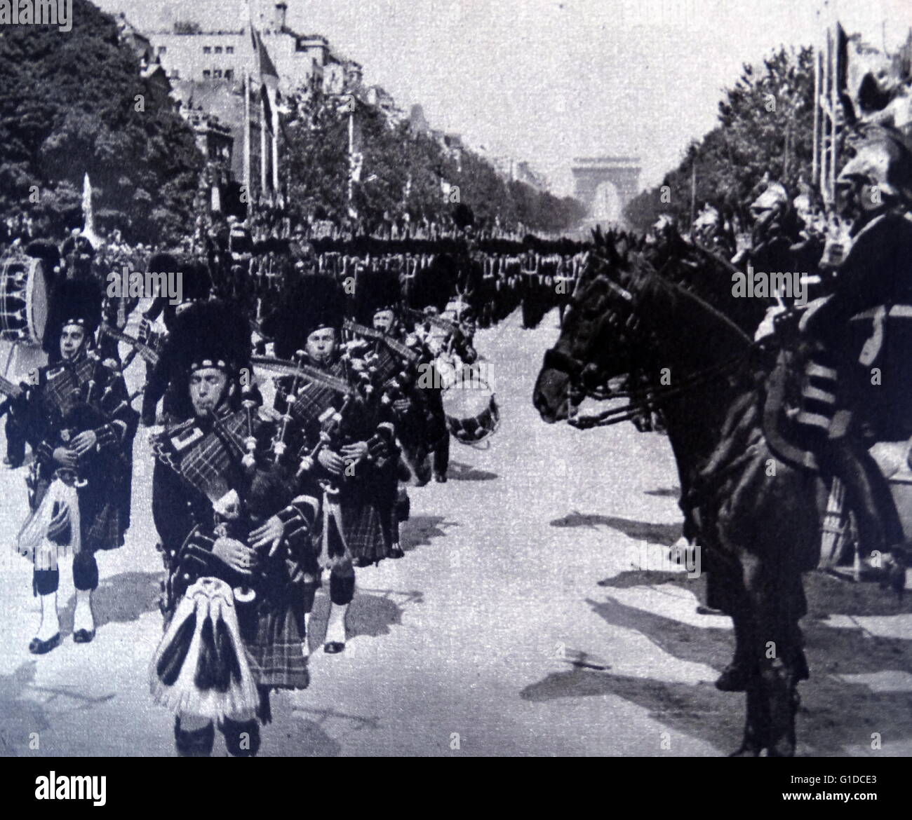 British troops marching hi-res stock photography and images - Alamy