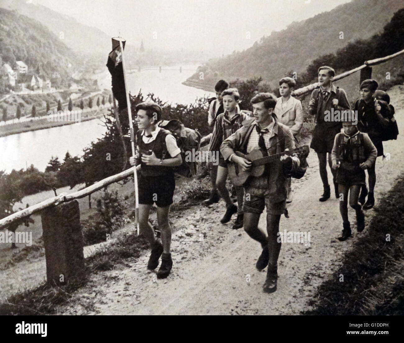 Boy scouts camp hi-res stock photography and images - Alamy