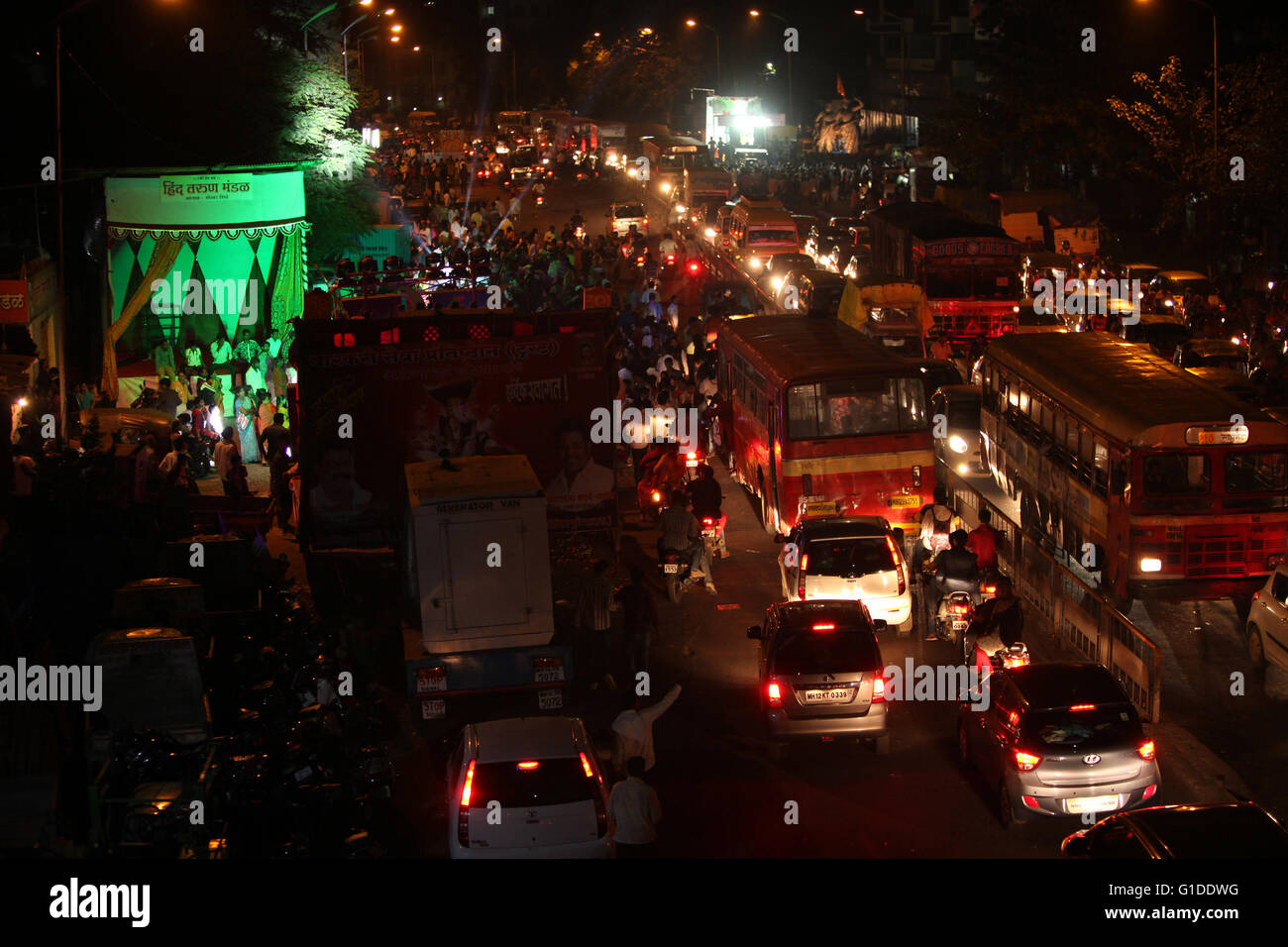 Pune, India - September 27, 2015: Ganesh festival crowds on last day ...