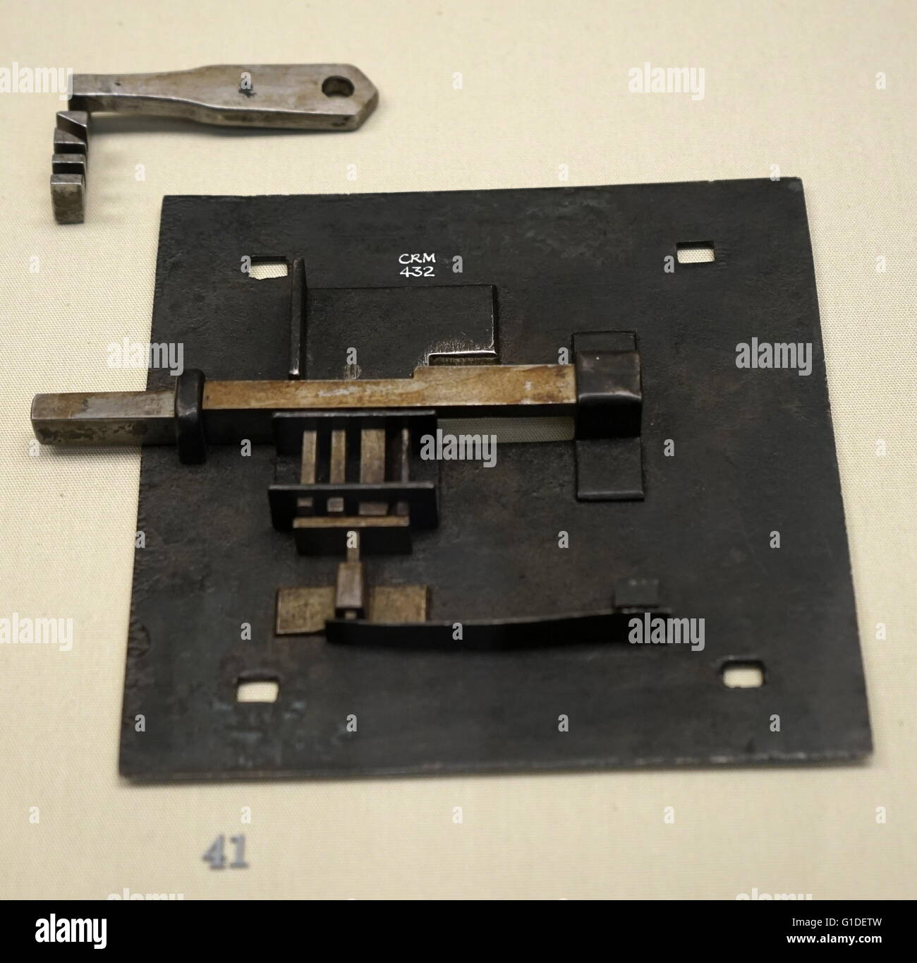 Egyptian lock mechanism hi-res stock photography and images - Alamy