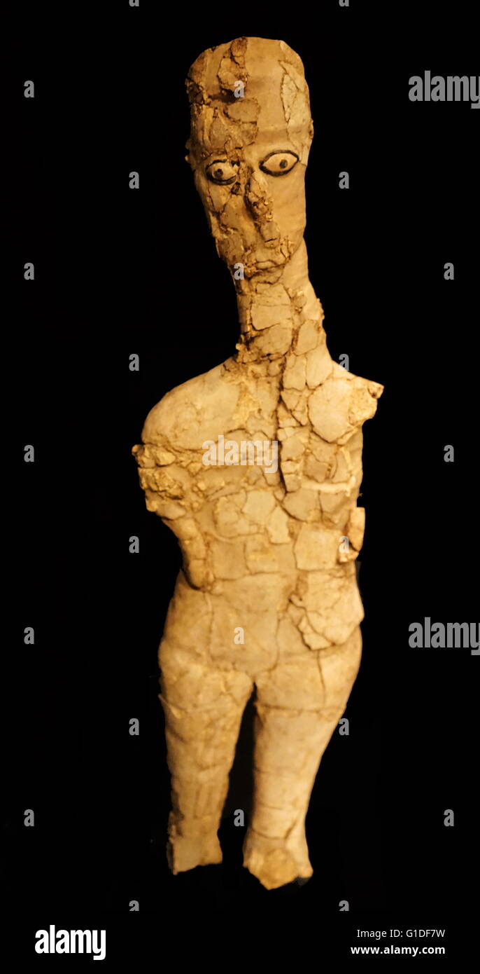 Lime plaster statue from 'Ain Ghazal, Jordan. Dated 7200 BC Stock Photo ...