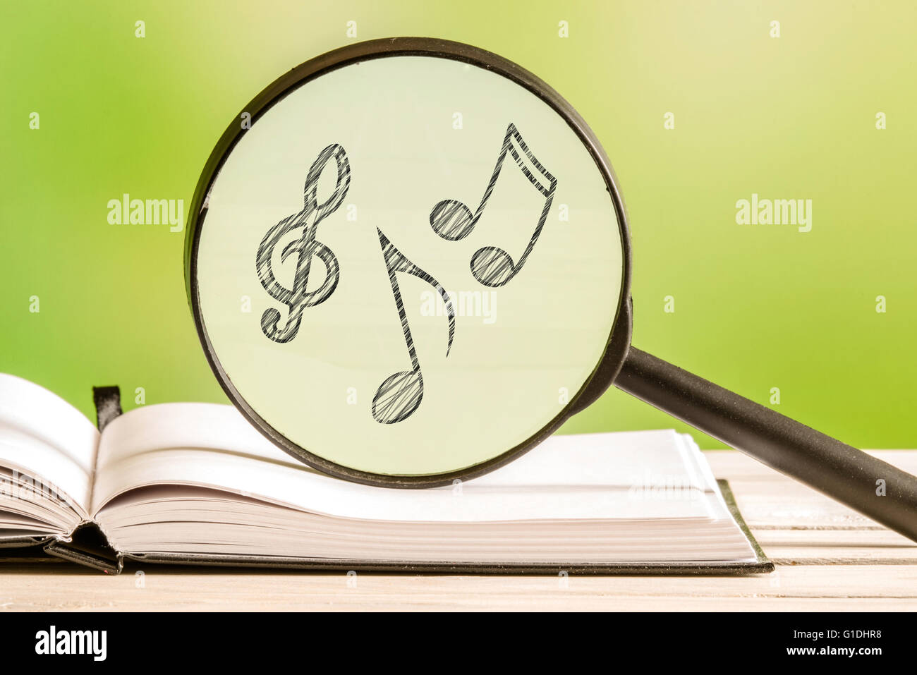 Magnifying musical note hi-res stock photography and images - Alamy
