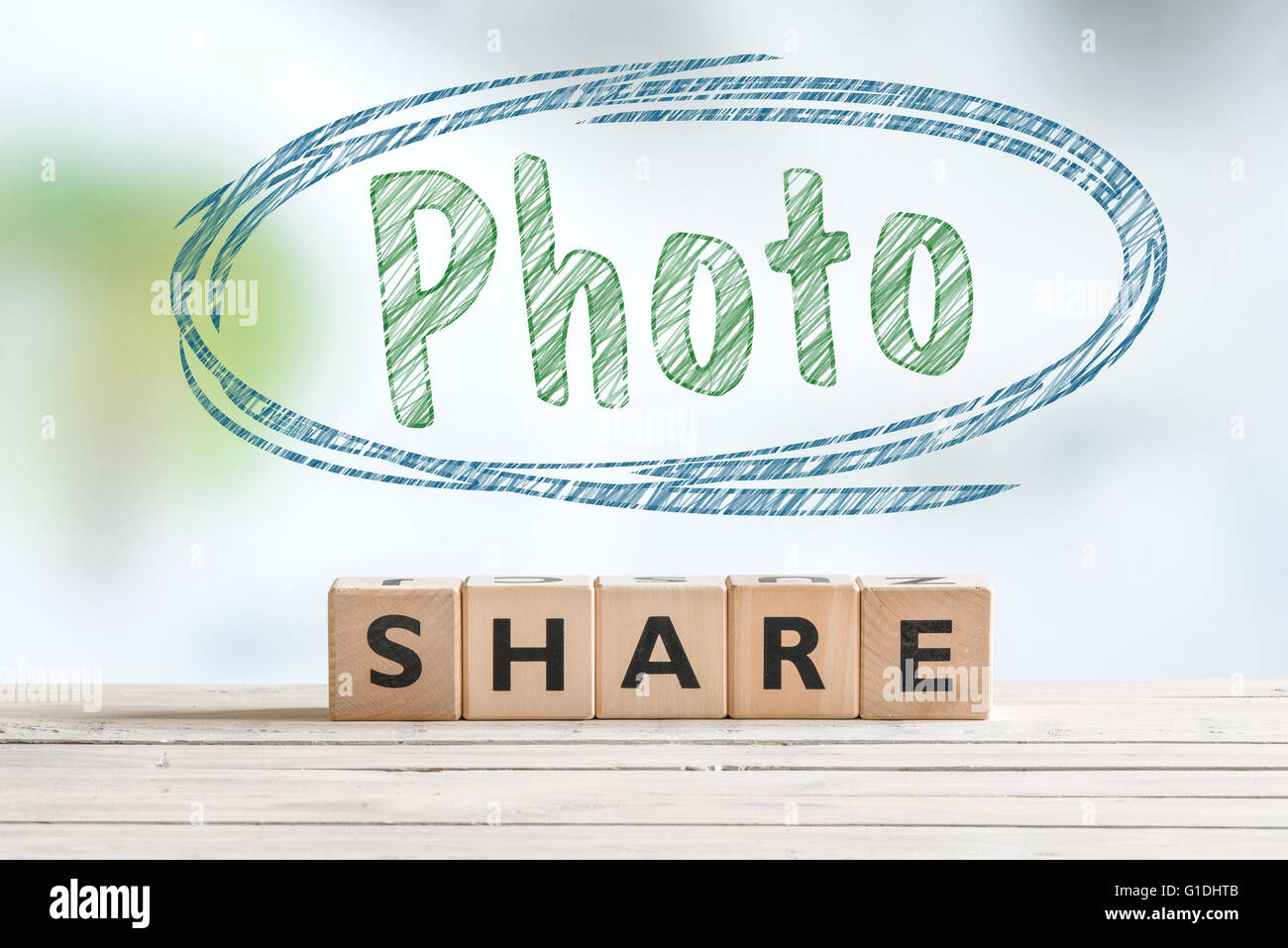 Image share sign hi-res stock photography and images - Alamy