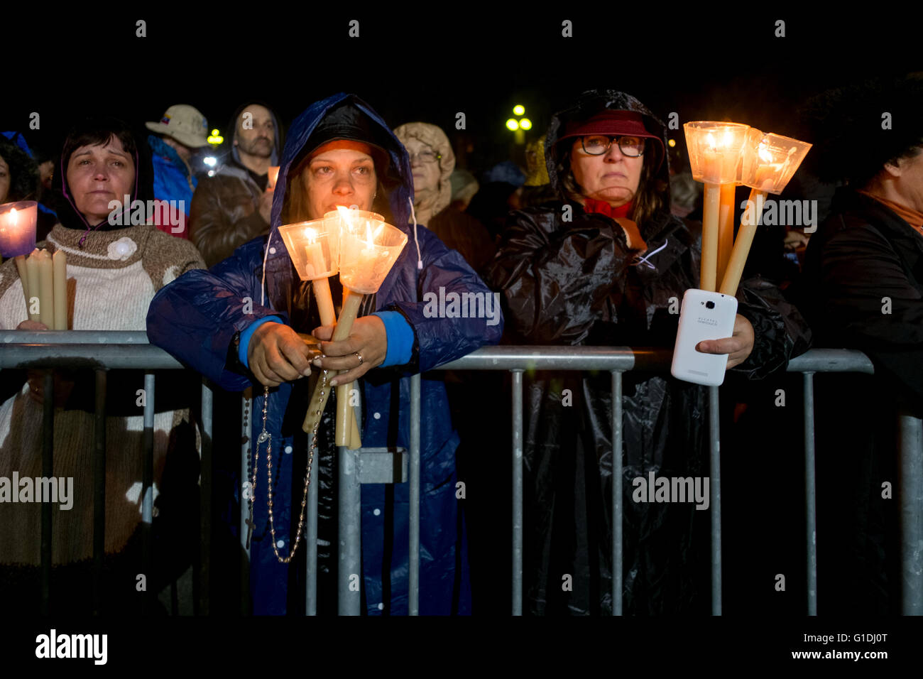 May 13 Candlelight procession at the Shrine of Fatima Stock Photo - Alamy