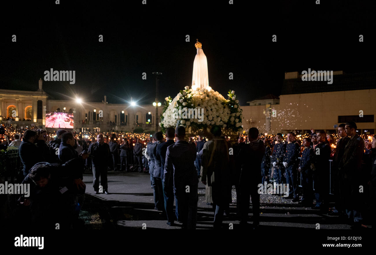 May 13 Candlelight procession at the Shrine of Fatima Stock Photo - Alamy