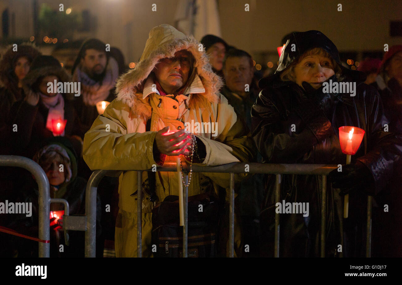 Candlelight procession at the Shrine of Fatima Stock Photo - Alamy