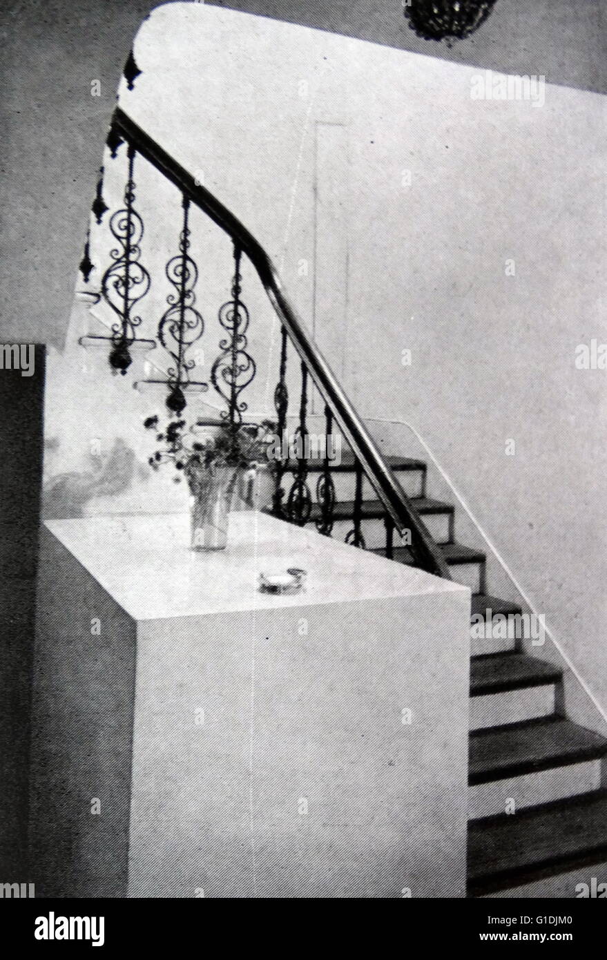 Building converted into flats hi-res stock photography and images - Alamy