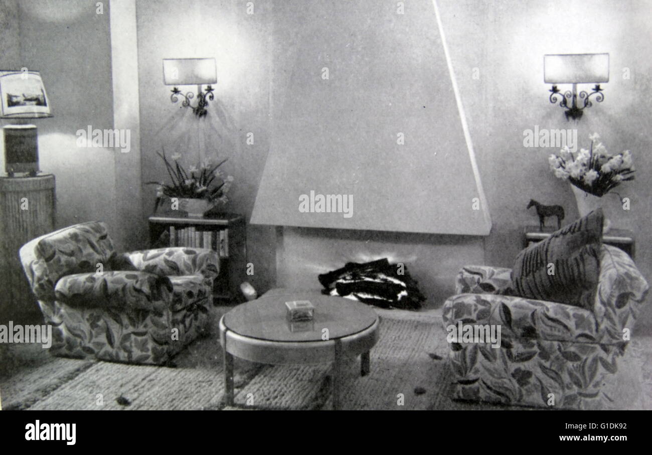 Symmetry example hi-res stock photography and images - Alamy