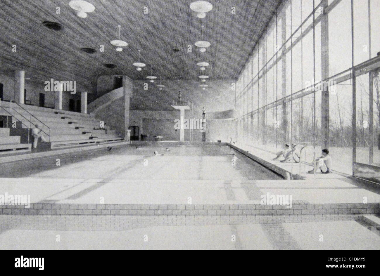 1950s swimming pool hi-res stock photography and images - Alamy