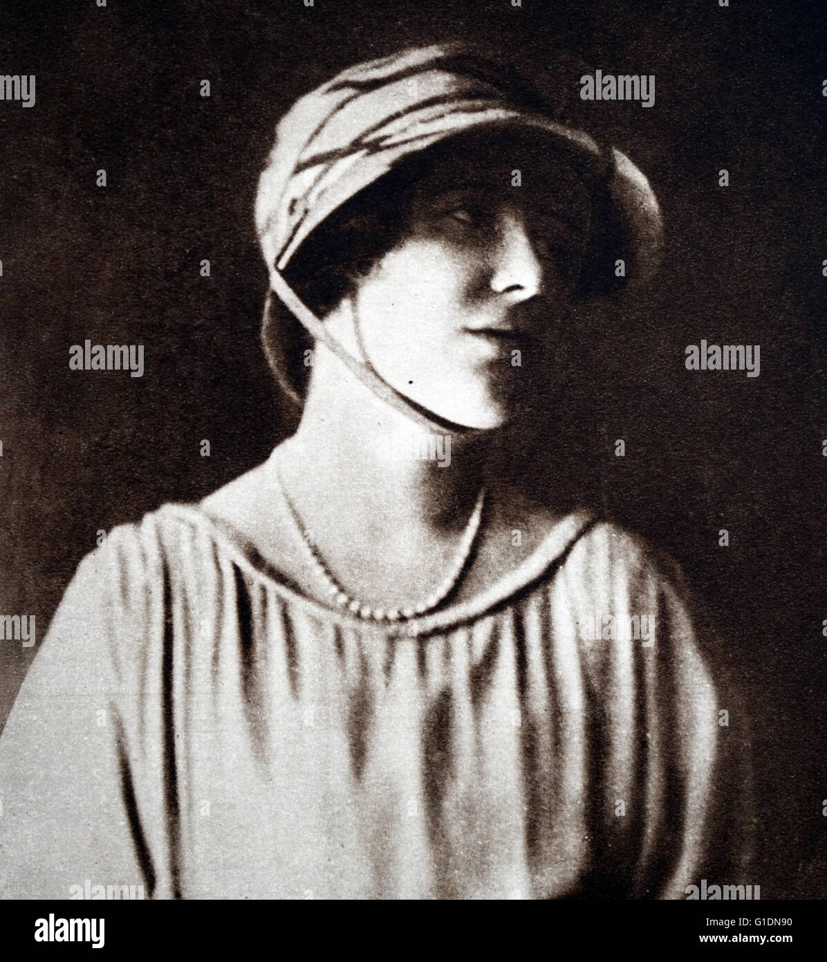 The queen mother glamis castle hi-res stock photography and images - Alamy