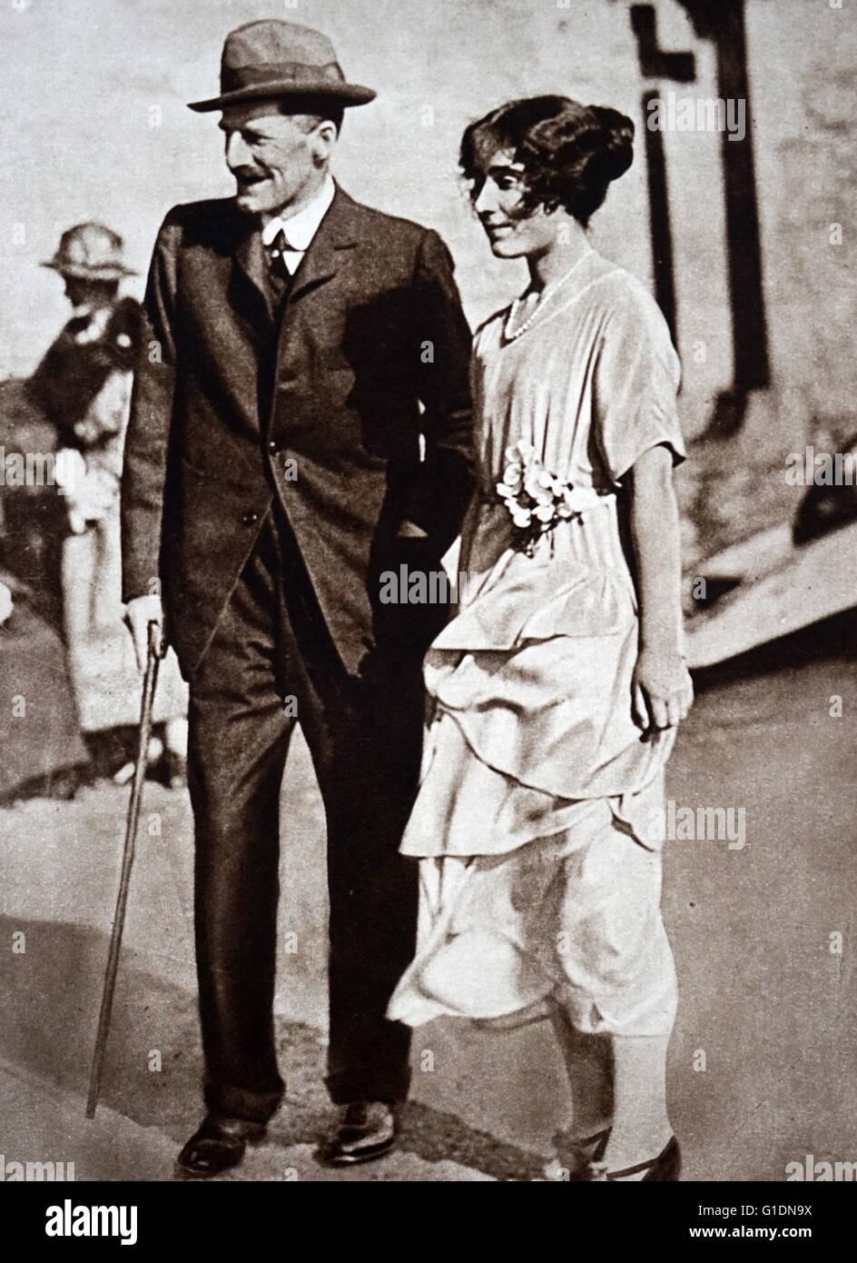 Photograph of Lady Elizabeth Bowes-Lyon (1900-2002) and Mr. Gavin ...