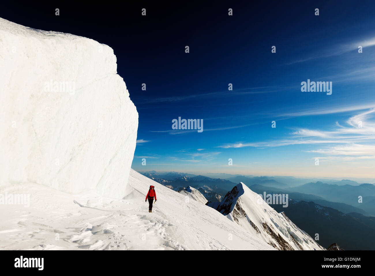 Serac snow hi-res stock photography and images - Alamy