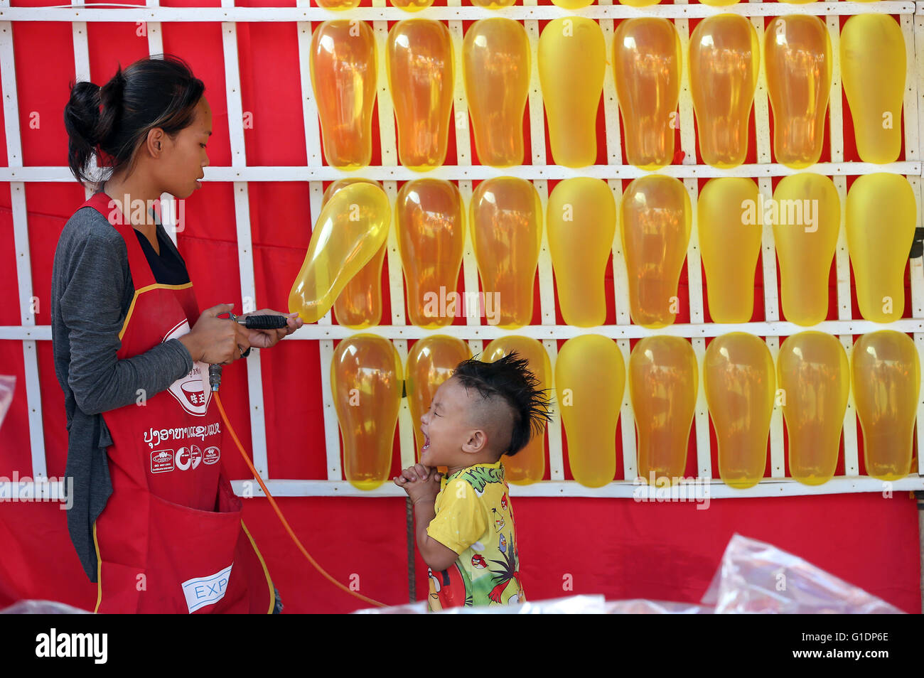 Target balloon hi-res stock photography and images - Alamy